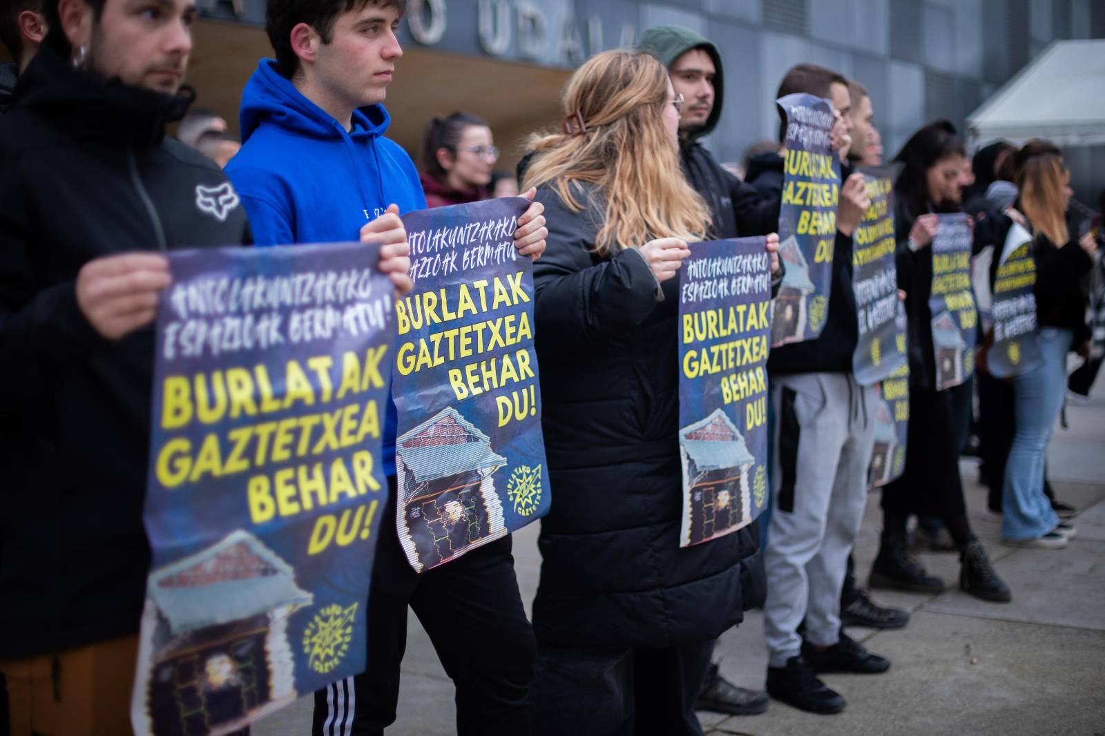 Berehalako desalojo arriskuan dago Burlatako Gaztetxea | Aktualitatea ...