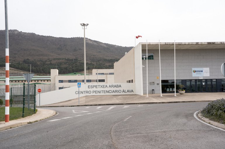 Beste pertsona bat aurkitu dute hilik Zaballako kartzelan ...